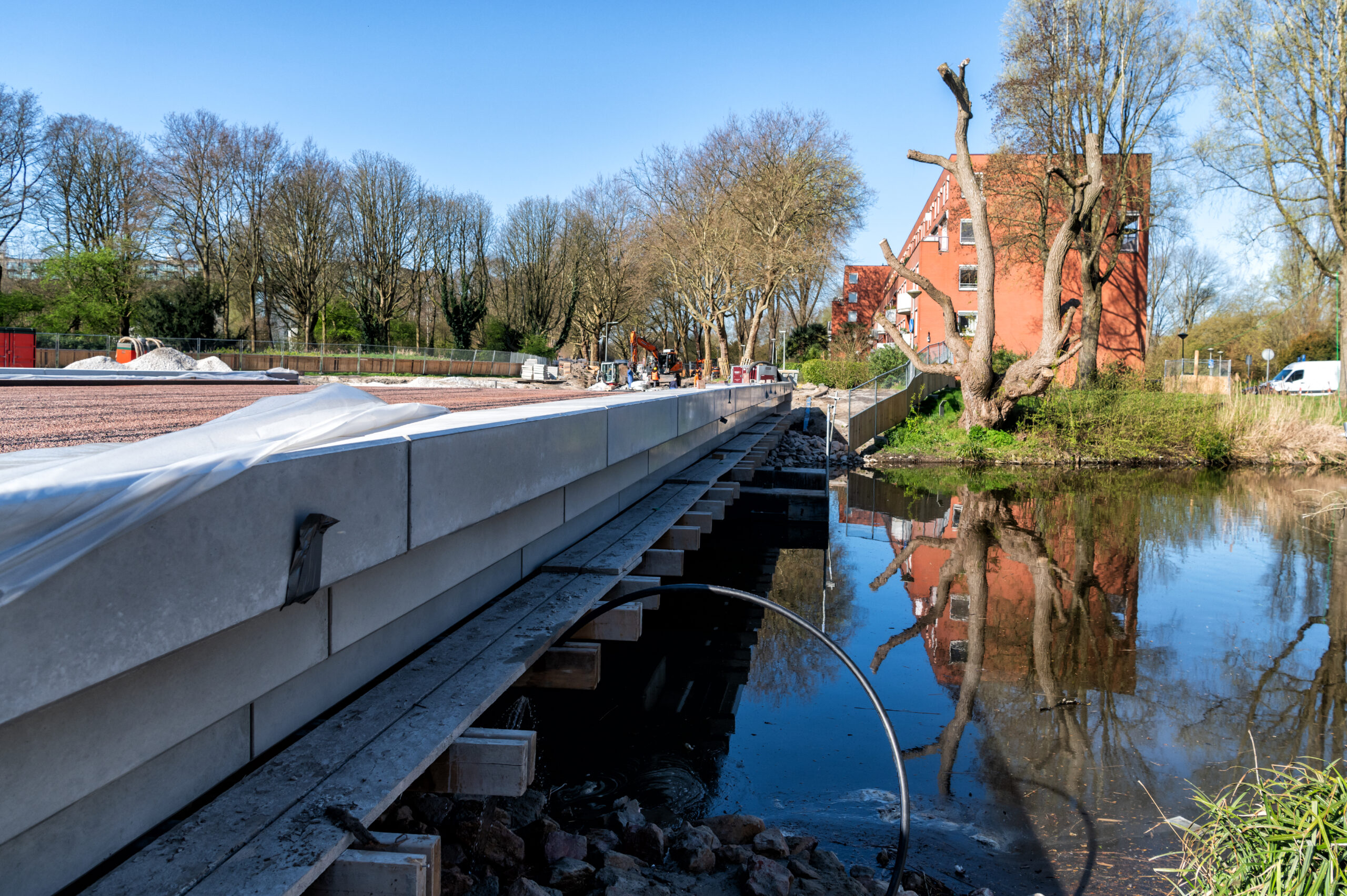 Bouwen met groen beton - Aan de Amsterdamse grachten